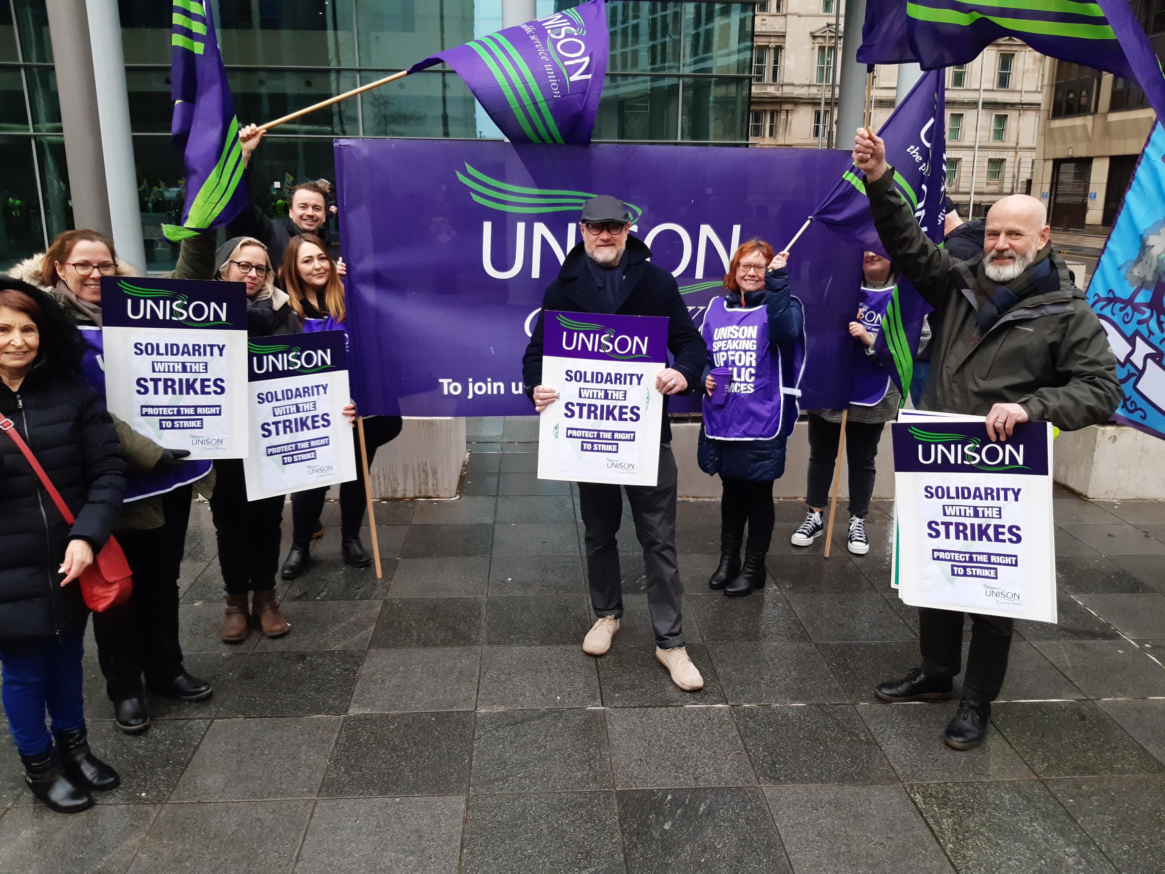 UNISON shows solidarity with striking workers at Wales TUC rally ...
